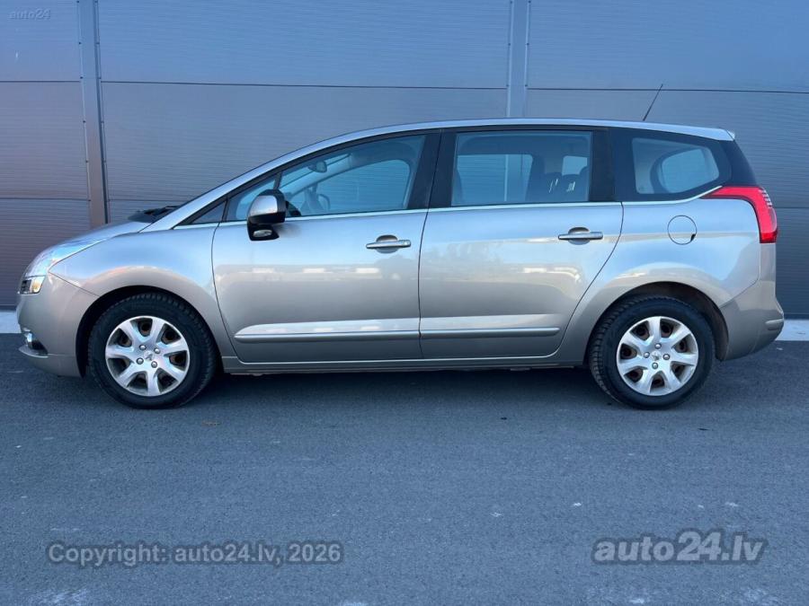 Grey Peugeot 5008 2012 in Kuressaare, with an engine capacity of 1.60 L and mileage of 219 thousand km for 3690 €, photo 8 on AUTOMOTO.COM.LV