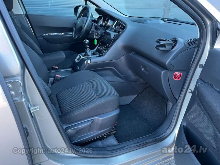 Grey Peugeot 5008 2012 in Kuressaare, with an engine capacity of 1.60 L and mileage of 219 thousand km for 3690 €, photo 11 on AUTOMOTO.COM.LV