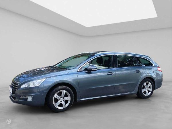Pelēks Peugeot 5008 2012 Viļņa, ar dzinēja tilpumu 1.60 L un nobraukumu 291 tūkst. km par 3900 €, foto 1 vietnē AUTOMOTO.COM.LV