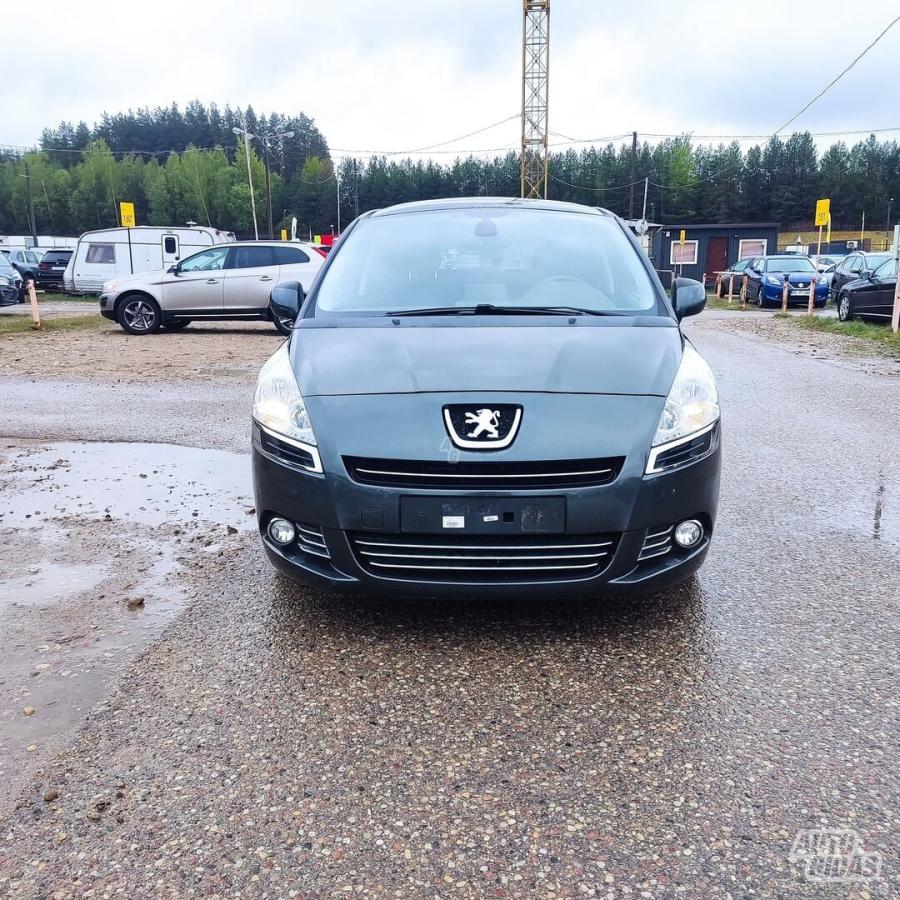 Pelēks Peugeot 5008 2013 Viļņa, ar dzinēja tilpumu 1.60 L un nobraukumu 185 tūkst. km par 3900 €, foto 3 vietnē AUTOMOTO.COM.LV