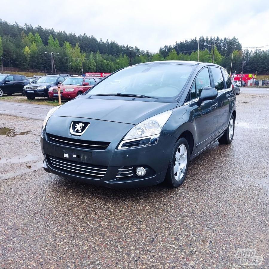 Pelēks Peugeot 5008 2013 Viļņa, ar dzinēja tilpumu 1.60 L un nobraukumu 185 tūkst. km par 3900 €, foto 4 vietnē AUTOMOTO.COM.LV