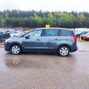 Pelēks Peugeot 5008 2013 Viļņa, ar dzinēja tilpumu 1.60 L un nobraukumu 185 tūkst. km par 3900 €, foto 5 vietnē AUTOMOTO.COM.LV