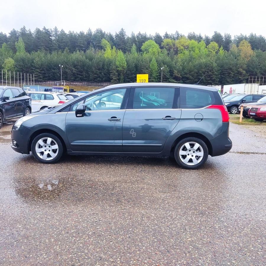 Pelēks Peugeot 5008 2013 Viļņa, ar dzinēja tilpumu 1.60 L un nobraukumu 185 tūkst. km par 3900 €, foto 5 vietnē AUTOMOTO.COM.LV