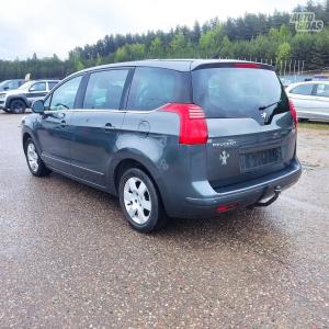 Pelēks Peugeot 5008 2013 Viļņa, ar dzinēja tilpumu 1.60 L un nobraukumu 185 tūkst. km par 3900 €, foto 9 vietnē AUTOMOTO.COM.LV