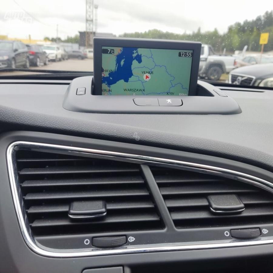 Pelēks Peugeot 5008 2013 Viļņa, ar dzinēja tilpumu 1.60 L un nobraukumu 185 tūkst. km par 3900 €, foto 13 vietnē AUTOMOTO.COM.LV