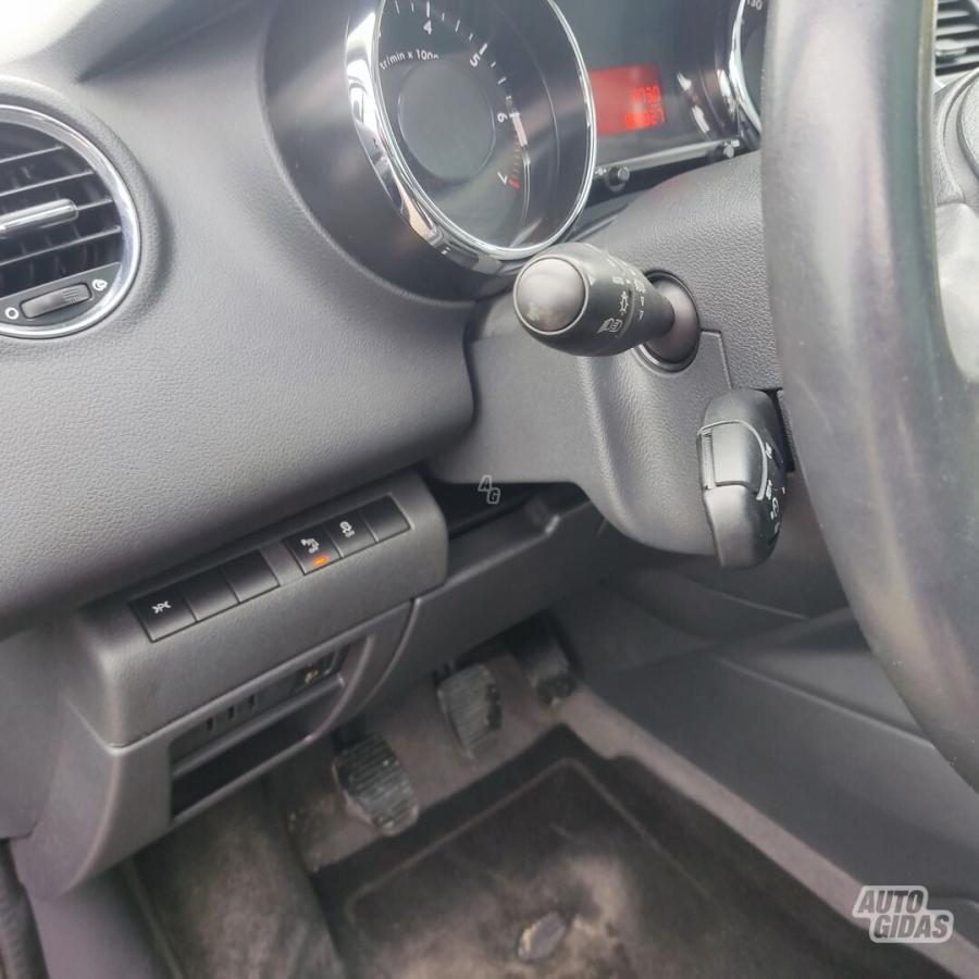 Pelēks Peugeot 5008 2013 Viļņa, ar dzinēja tilpumu 1.60 L un nobraukumu 185 tūkst. km par 3900 €, foto 15 vietnē AUTOMOTO.COM.LV