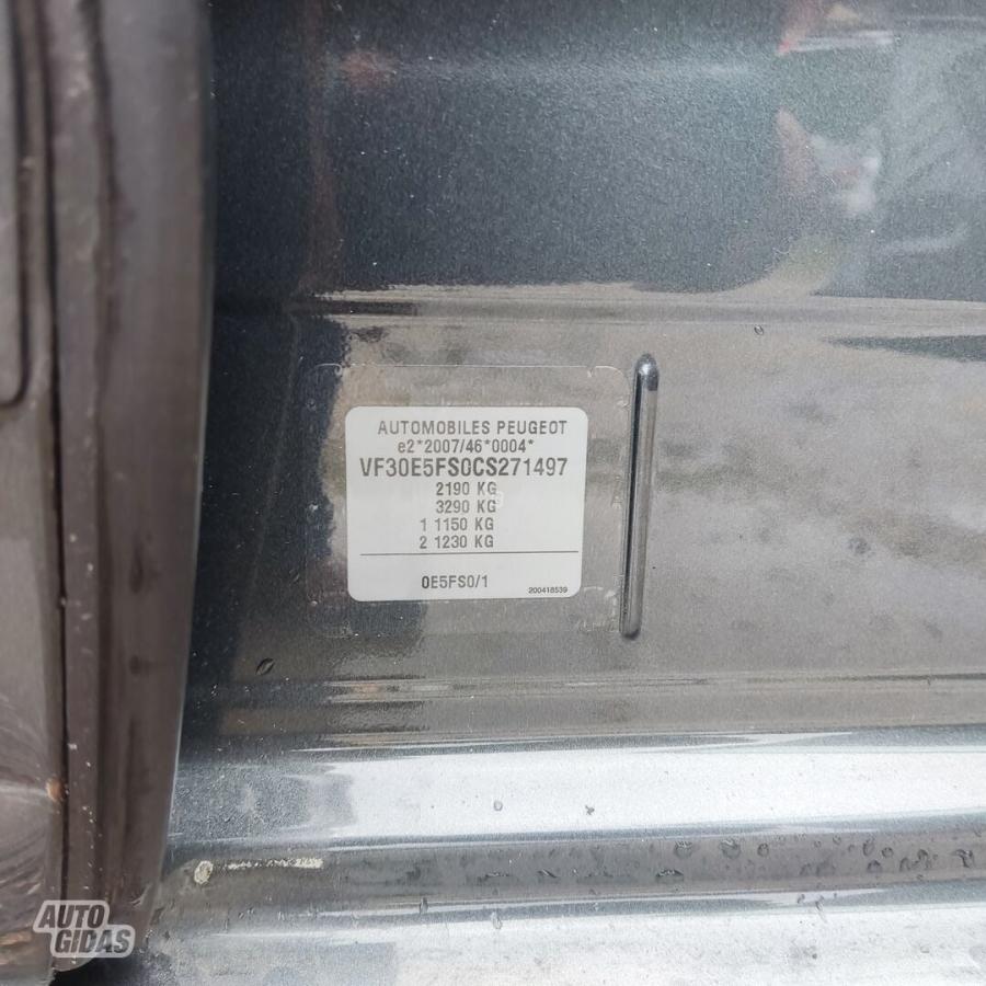 Pelēks Peugeot 5008 2013 Viļņa, ar dzinēja tilpumu 1.60 L un nobraukumu 185 tūkst. km par 3900 €, foto 25 vietnē AUTOMOTO.COM.LV
