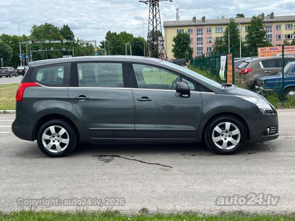 Pelēks Peugeot 5008 2013 Narva, ar dzinēja tilpumu 1.60 L un nobraukumu 230 tūkst. km par 2999 €, foto 5 vietnē AUTOMOTO.COM.LV
