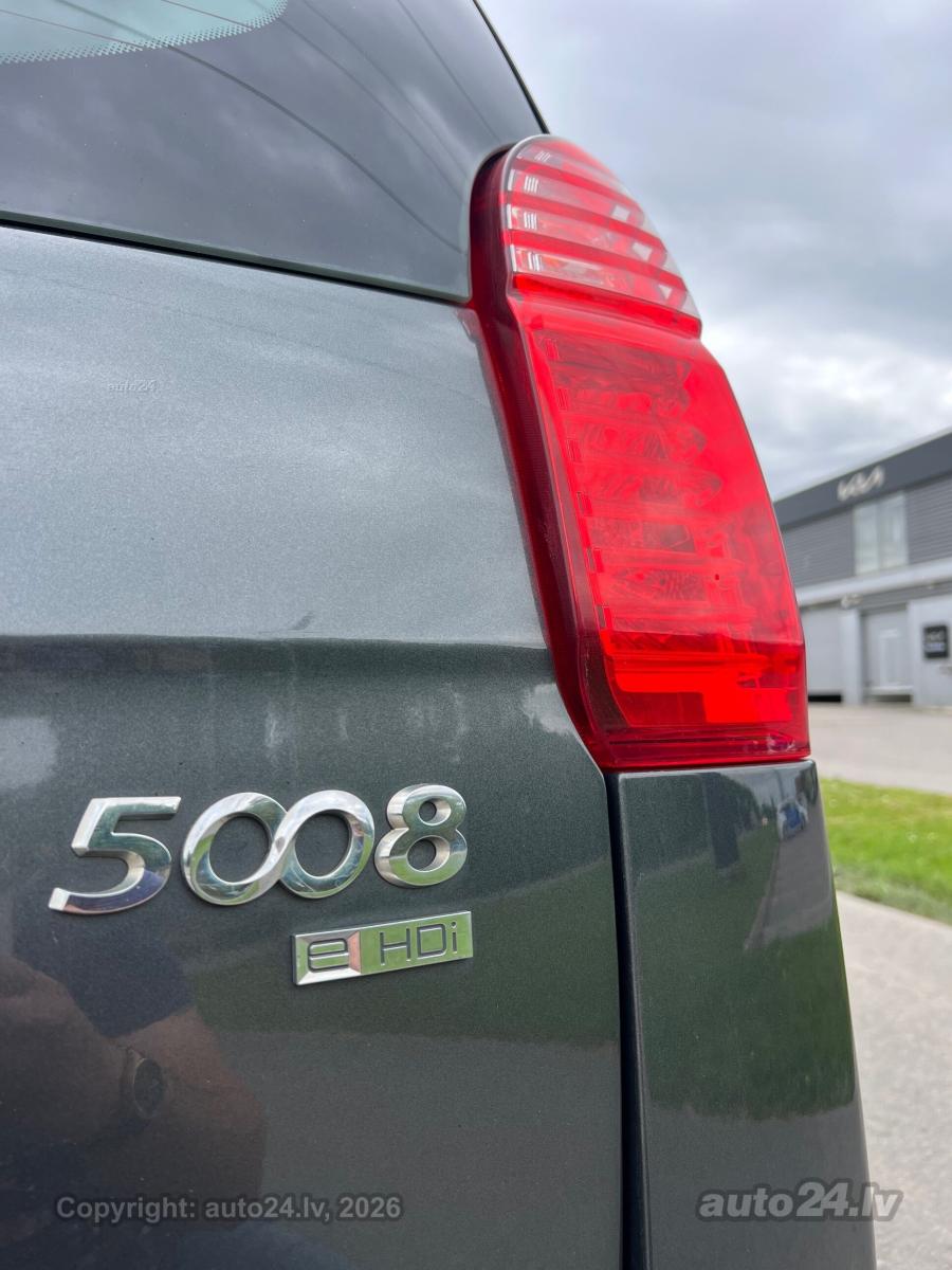 Pelēks Peugeot 5008 2013 Narva, ar dzinēja tilpumu 1.60 L un nobraukumu 230 tūkst. km par 2999 €, foto 14 vietnē AUTOMOTO.COM.LV