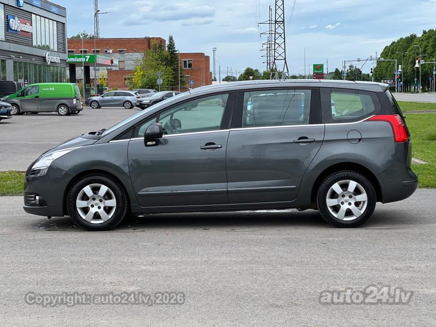 Pelēks Peugeot 5008 2013 Narva, ar dzinēja tilpumu 1.60 L un nobraukumu 230 tūkst. km par 2999 €, foto 18 vietnē AUTOMOTO.COM.LV