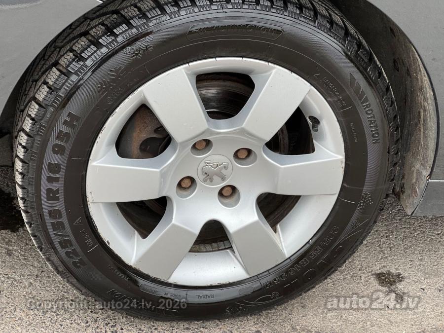 Pelēks Peugeot 5008 2013 Narva, ar dzinēja tilpumu 1.60 L un nobraukumu 230 tūkst. km par 2999 €, foto 19 vietnē AUTOMOTO.COM.LV