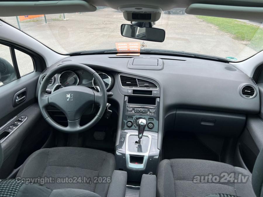 Pelēks Peugeot 5008 2013 Narva, ar dzinēja tilpumu 1.60 L un nobraukumu 230 tūkst. km par 2999 €, foto 24 vietnē AUTOMOTO.COM.LV