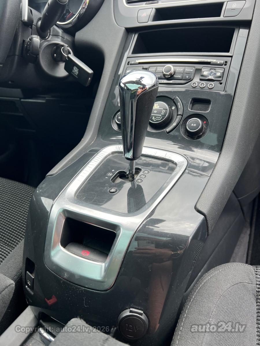 Pelēks Peugeot 5008 2013 Narva, ar dzinēja tilpumu 1.60 L un nobraukumu 230 tūkst. km par 2999 €, foto 31 vietnē AUTOMOTO.COM.LV