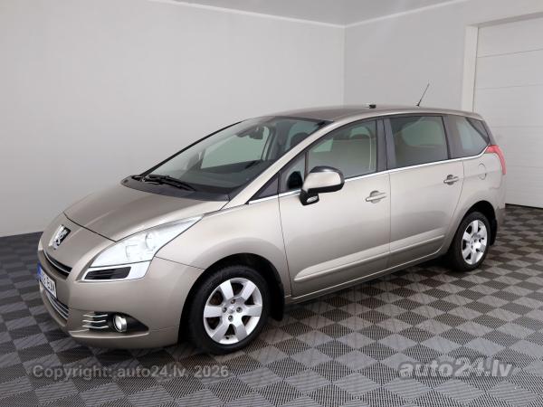 Grey Peugeot 5008 2013 in Tallinn, with an engine capacity of 1.60 L and mileage of 243 thousand km for 2499 €, photo 2 on AUTOMOTO.COM.LV