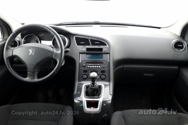 Grey Peugeot 5008 2013 in Tallinn, with an engine capacity of 1.60 L and mileage of 243 thousand km for 2499 €, photo 5 on AUTOMOTO.COM.LV