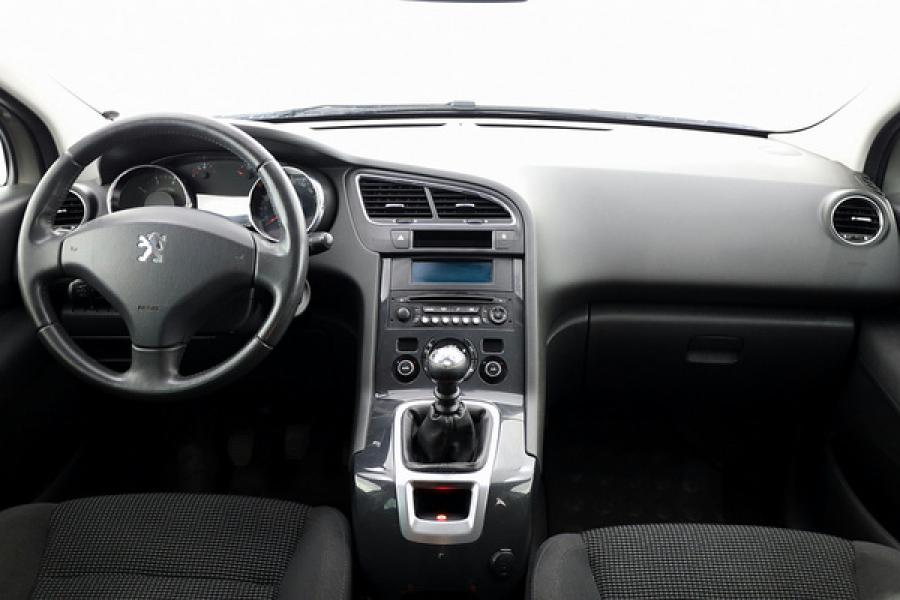 Pelēks Peugeot 5008 2013 Tallina, ar dzinēja tilpumu 1.60 L un nobraukumu 243 tūkst. km par 2499 €, foto 6 vietnē AUTOMOTO.COM.LV