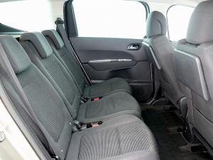 Pelēks Peugeot 5008 2013 Tallina, ar dzinēja tilpumu 1.60 L un nobraukumu 243 tūkst. km par 2499 €, foto 8 vietnē AUTOMOTO.COM.LV