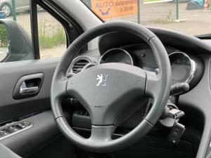 Grey Peugeot 5008 2013 in Narva, with an engine capacity of 1.60 L and mileage of 230 thousand km for 2999 €, photo 21 on AUTOMOTO.COM.LV