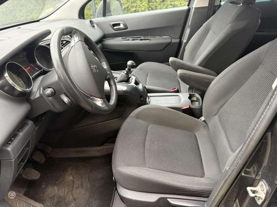 Grey Peugeot 5008 2014 in Taurage, with an engine capacity of 2.00 L and mileage of 250 thousand km for 4900 €, photo 5 on AUTOMOTO.COM.LV