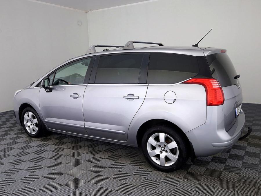 Grey Peugeot 5008 2014 in Tallinn, with an engine capacity of 1.60 L and mileage of 379 thousand km for 2399 €, photo 13 on AUTOMOTO.COM.LV