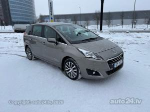 Grey Peugeot 5008 2015 in Tallinn, with an engine capacity of 2.00 L and mileage of 189 thousand km for 6000 €, photo 5 on AUTOMOTO.COM.LV