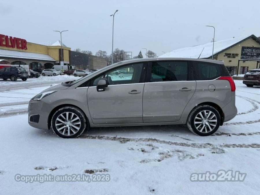 Grey Peugeot 5008 2015 in Tallinn, with an engine capacity of 2.00 L and mileage of 189 thousand km for 6000 €, photo 7 on AUTOMOTO.COM.LV
