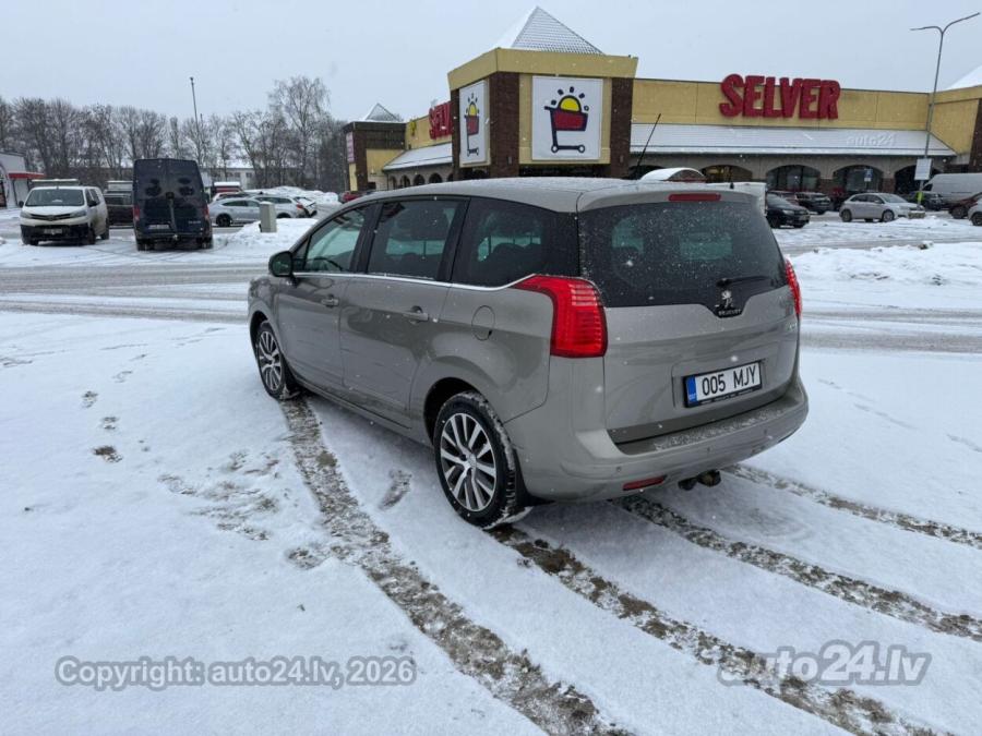 Grey Peugeot 5008 2015 in Tallinn, with an engine capacity of 2.00 L and mileage of 189 thousand km for 6000 €, photo 8 on AUTOMOTO.COM.LV