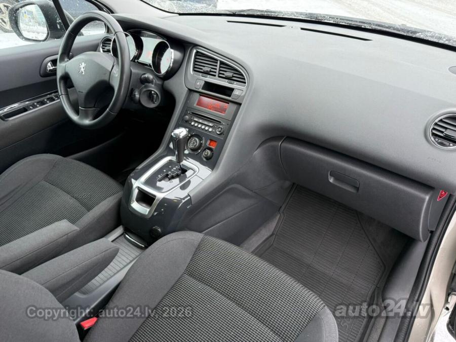 Grey Peugeot 5008 2015 in Tallinn, with an engine capacity of 2.00 L and mileage of 189 thousand km for 6000 €, photo 10 on AUTOMOTO.COM.LV