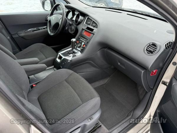 Grey Peugeot 5008 2015 in Tallinn, with an engine capacity of 2.00 L and mileage of 189 thousand km for 6000 €, photo 11 on AUTOMOTO.COM.LV