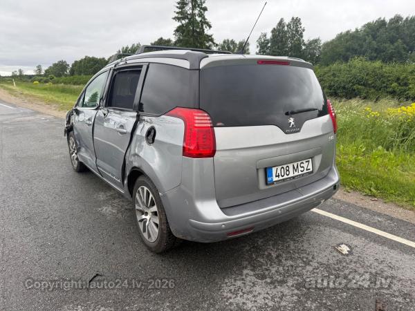 Grey Peugeot 5008 2015 in Tallinn, with an engine capacity of 2.00 L and mileage of 179 thousand km for 1299 €, photo 3 on AUTOMOTO.COM.LV