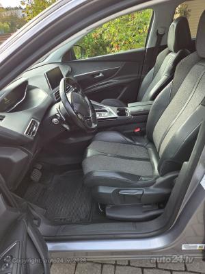 Grey Peugeot 5008 2017 in Tallinn, with an engine capacity of 1.60 L and mileage of 199 thousand km for 11900 €, photo 8 on AUTOMOTO.COM.LV