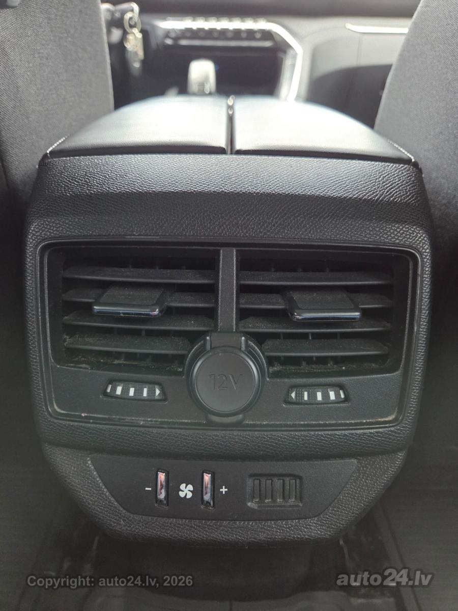 Grey Peugeot 5008 2017 in Tallinn, with an engine capacity of 1.60 L and mileage of 199 thousand km for 11900 €, photo 13 on AUTOMOTO.COM.LV