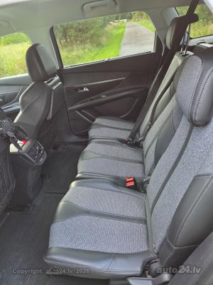 Grey Peugeot 5008 2017 in Tallinn, with an engine capacity of 1.60 L and mileage of 199 thousand km for 11900 €, photo 14 on AUTOMOTO.COM.LV