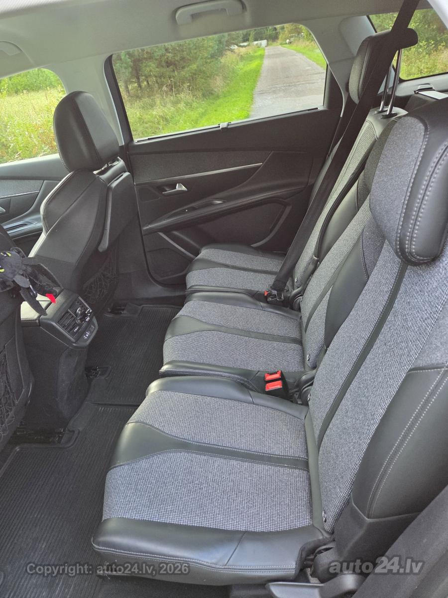 Grey Peugeot 5008 2017 in Tallinn, with an engine capacity of 1.60 L and mileage of 199 thousand km for 11900 €, photo 14 on AUTOMOTO.COM.LV