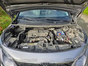 Grey Peugeot 5008 2017 in Tallinn, with an engine capacity of 1.60 L and mileage of 199 thousand km for 11900 €, photo 21 on AUTOMOTO.COM.LV