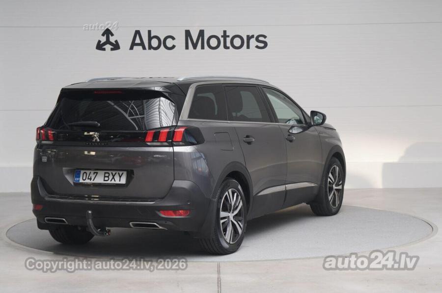 Grey Peugeot 5008 2018 in Tallinn, with an engine capacity of 1.60 L and mileage of 141 thousand km for 15990 €, photo 3 on AUTOMOTO.COM.LV
