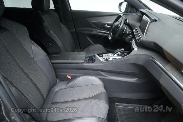 Grey Peugeot 5008 2018 in Tallinn, with an engine capacity of 1.60 L and mileage of 141 thousand km for 15990 €, photo 8 on AUTOMOTO.COM.LV