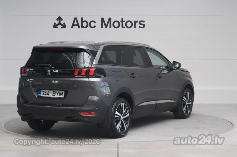 Grey Peugeot 5008 2018 in Tallinn, with an engine capacity of 1.50 L and mileage of 136 thousand km for 17990 €, photo 4 on AUTOMOTO.COM.LV