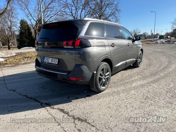 Grey Peugeot 5008 2018 in Rapla, with an engine capacity of 1.60 L and mileage of 29 thousand km for 15990 €, photo 6 on AUTOMOTO.COM.LV