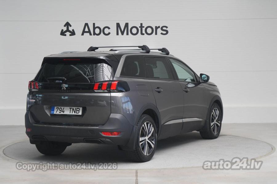 Grey Peugeot 5008 2018 in Tallinn, with an engine capacity of 1.60 L and mileage of 128 thousand km for 16490 €, photo 4 on AUTOMOTO.COM.LV