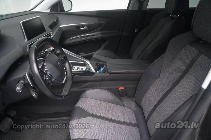 Grey Peugeot 5008 2018 in Tallinn, with an engine capacity of 1.60 L and mileage of 128 thousand km for 15490 €, photo 7 on AUTOMOTO.COM.LV