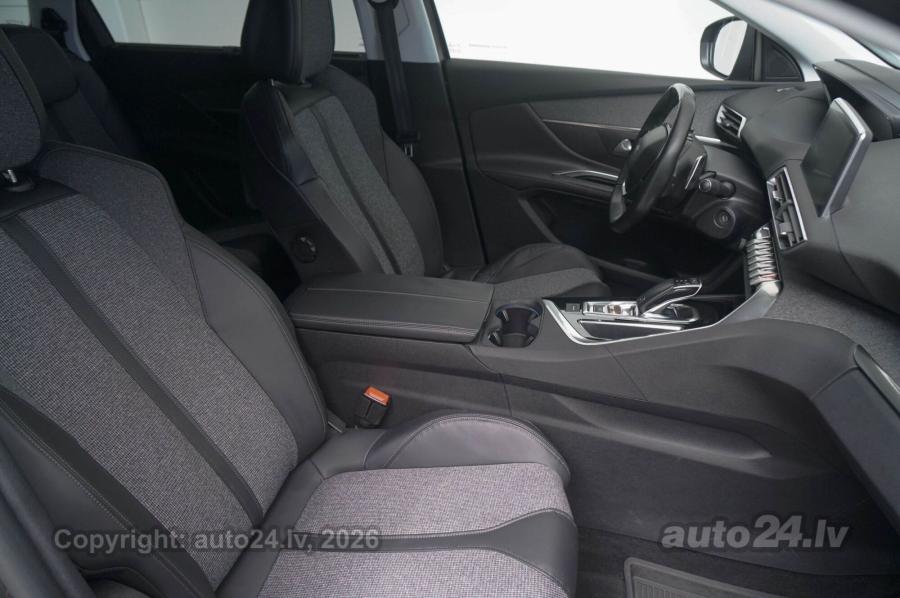 Grey Peugeot 5008 2018 in Tallinn, with an engine capacity of 1.60 L and mileage of 128 thousand km for 15490 €, photo 9 on AUTOMOTO.COM.LV