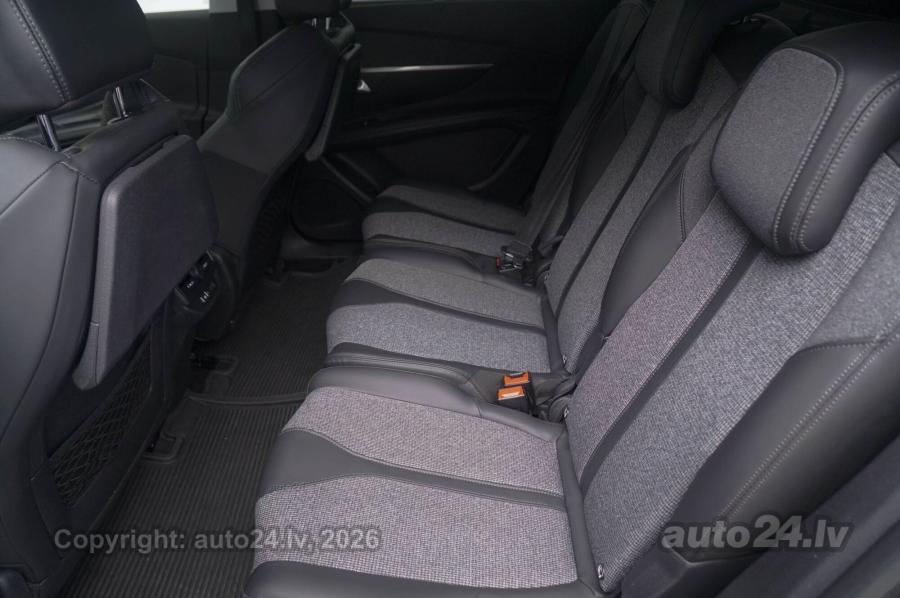 Grey Peugeot 5008 2018 in Tallinn, with an engine capacity of 1.60 L and mileage of 128 thousand km for 15490 €, photo 10 on AUTOMOTO.COM.LV