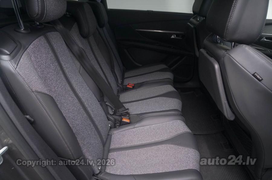 Grey Peugeot 5008 2018 in Tallinn, with an engine capacity of 1.60 L and mileage of 128 thousand km for 15490 €, photo 11 on AUTOMOTO.COM.LV