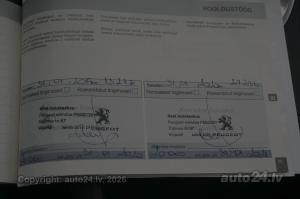 Grey Peugeot 5008 2018 in Tallinn, with an engine capacity of 1.60 L and mileage of 128 thousand km for 15490 €, photo 12 on AUTOMOTO.COM.LV