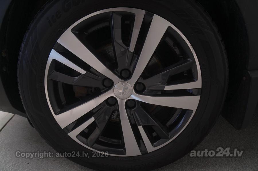 Grey Peugeot 5008 2018 in Tallinn, with an engine capacity of 1.60 L and mileage of 128 thousand km for 15490 €, photo 14 on AUTOMOTO.COM.LV