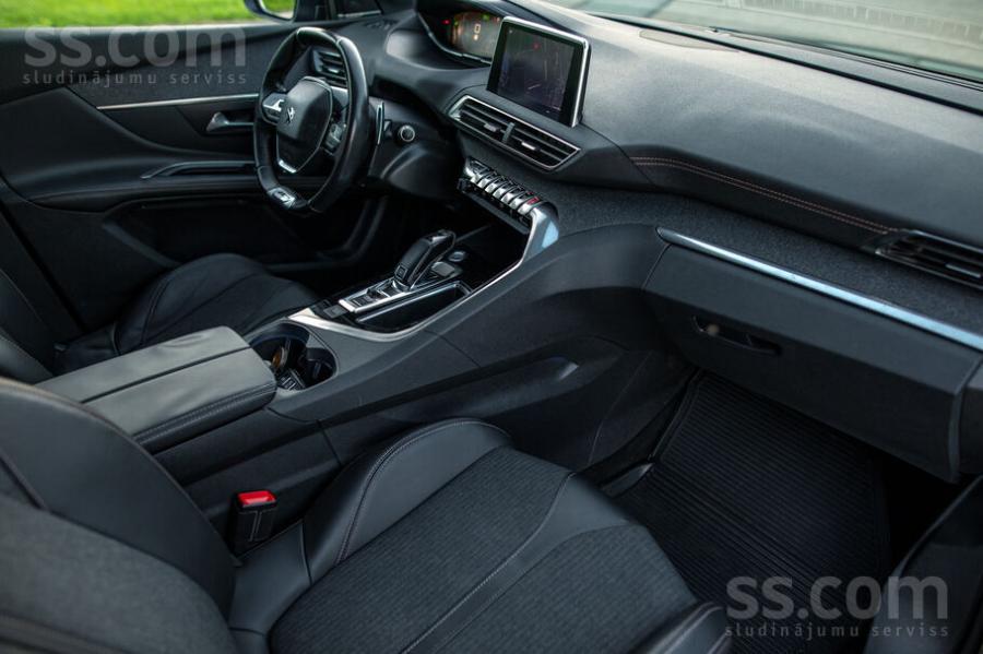 Grey Peugeot 5008 2018 in Riga, with an engine capacity of 2.00 L and mileage of 172 thousand km for 18000 €, photo 10 on AUTOMOTO.COM.LV