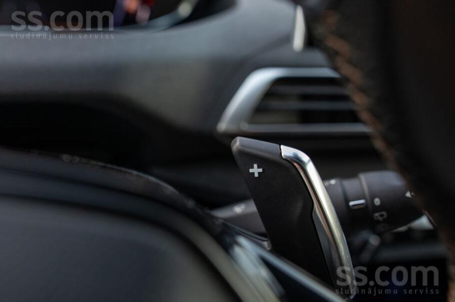 Grey Peugeot 5008 2018 in Riga, with an engine capacity of 2.00 L and mileage of 172 thousand km for 18000 €, photo 20 on AUTOMOTO.COM.LV