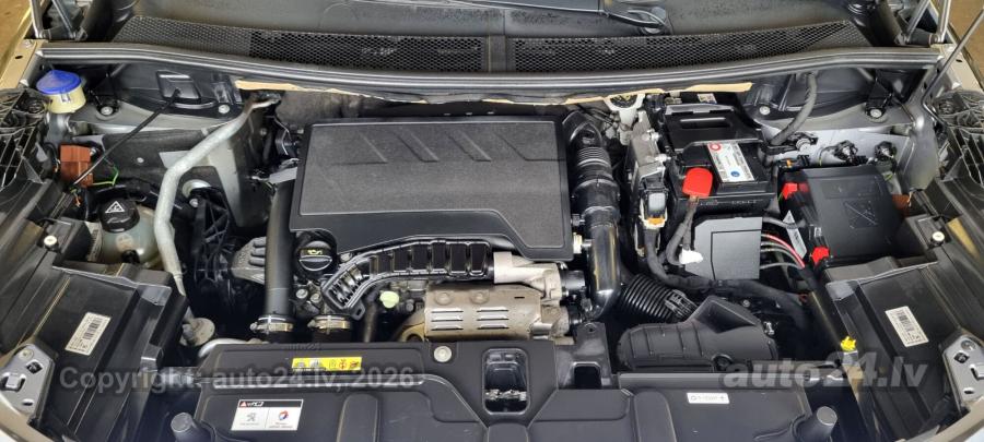 Grey Peugeot 5008 2019 in Tallinn, with an engine capacity of 1.20 L and mileage of 95 thousand km for 18890 €, photo 11 on AUTOMOTO.COM.LV