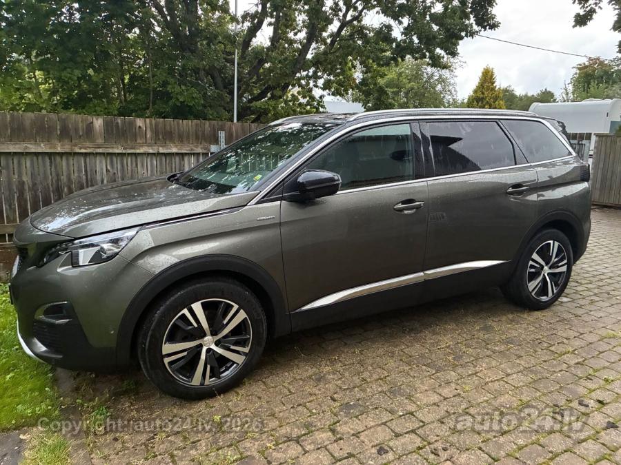 Grey Peugeot 5008 2019 in Tallinn, with an engine capacity of 1.20 L and mileage of 153 thousand km for 13900 €, photo 1 on AUTOMOTO.COM.LV